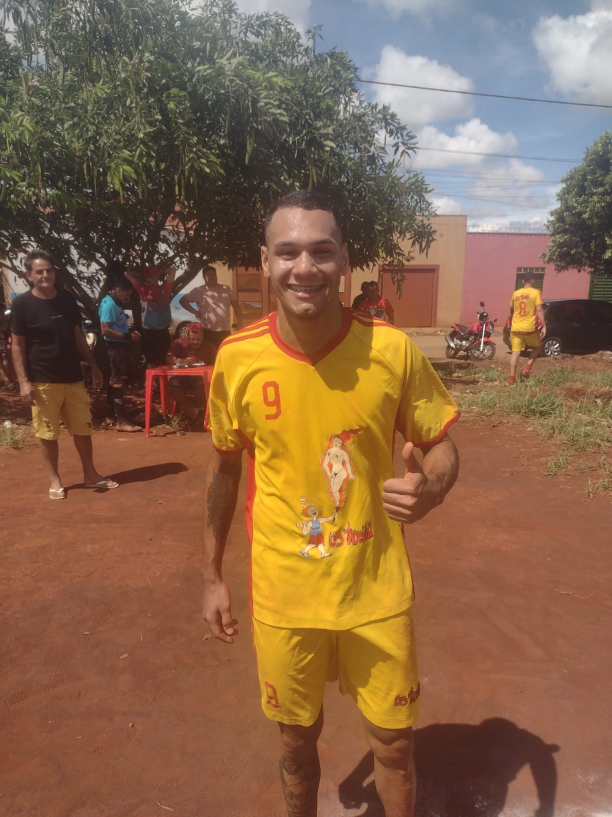 Tendo João Gabriel, como "hat-trick" e Davi marcando golaço, ambos do ...